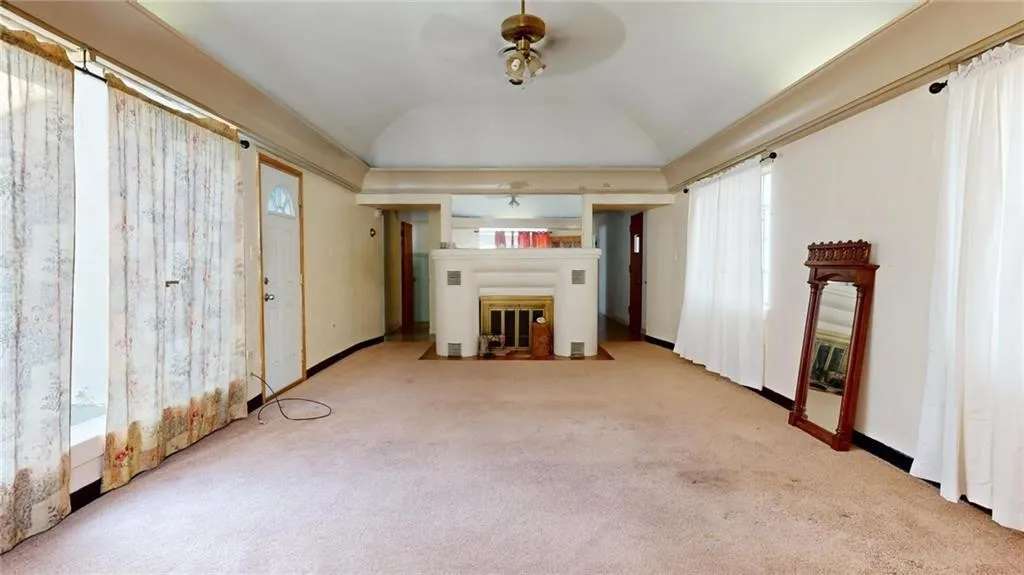 Modernistic in Decatur, IL - Old House Dreams