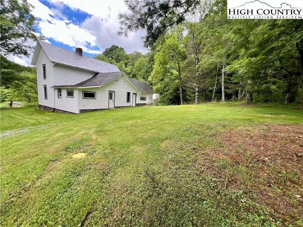 c. 1880 Folk Victorian in Vilas, NC - Old House Dreams
