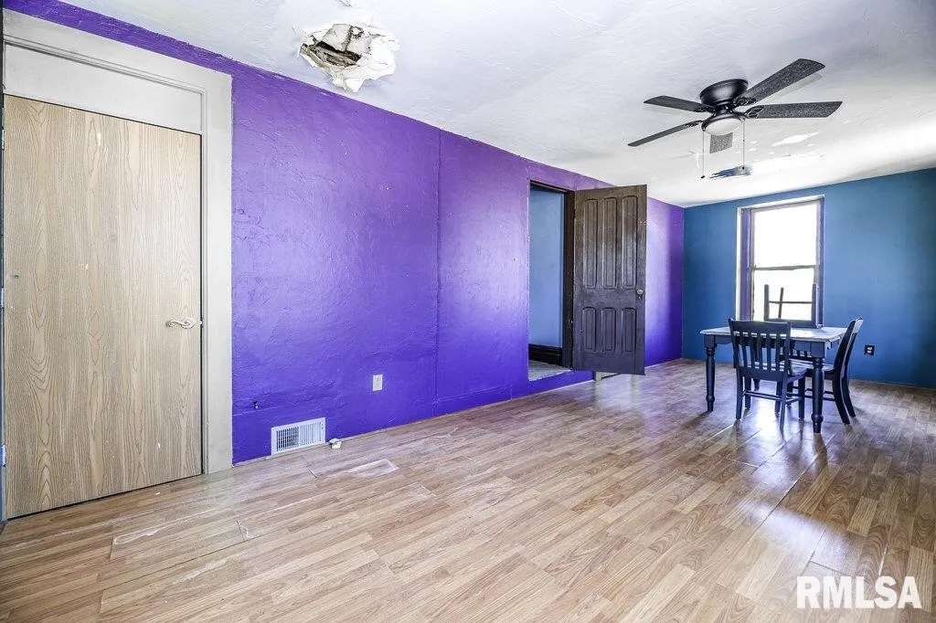 1877 in Peoria, IL - Old House Dreams