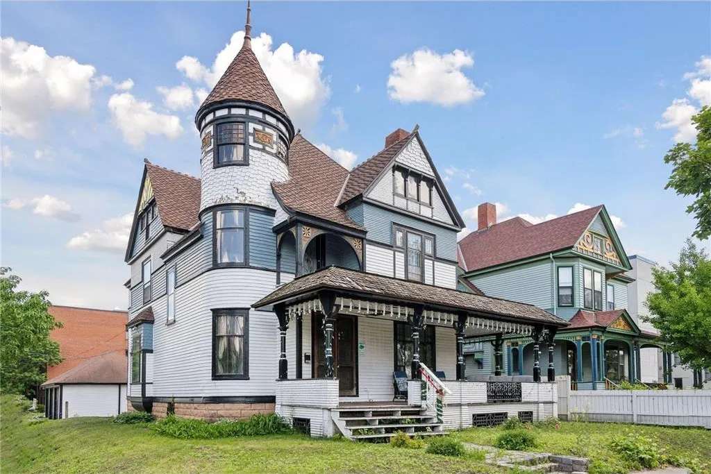 1887 Queen Anne in Minneapolis, MN - Old House Dreams