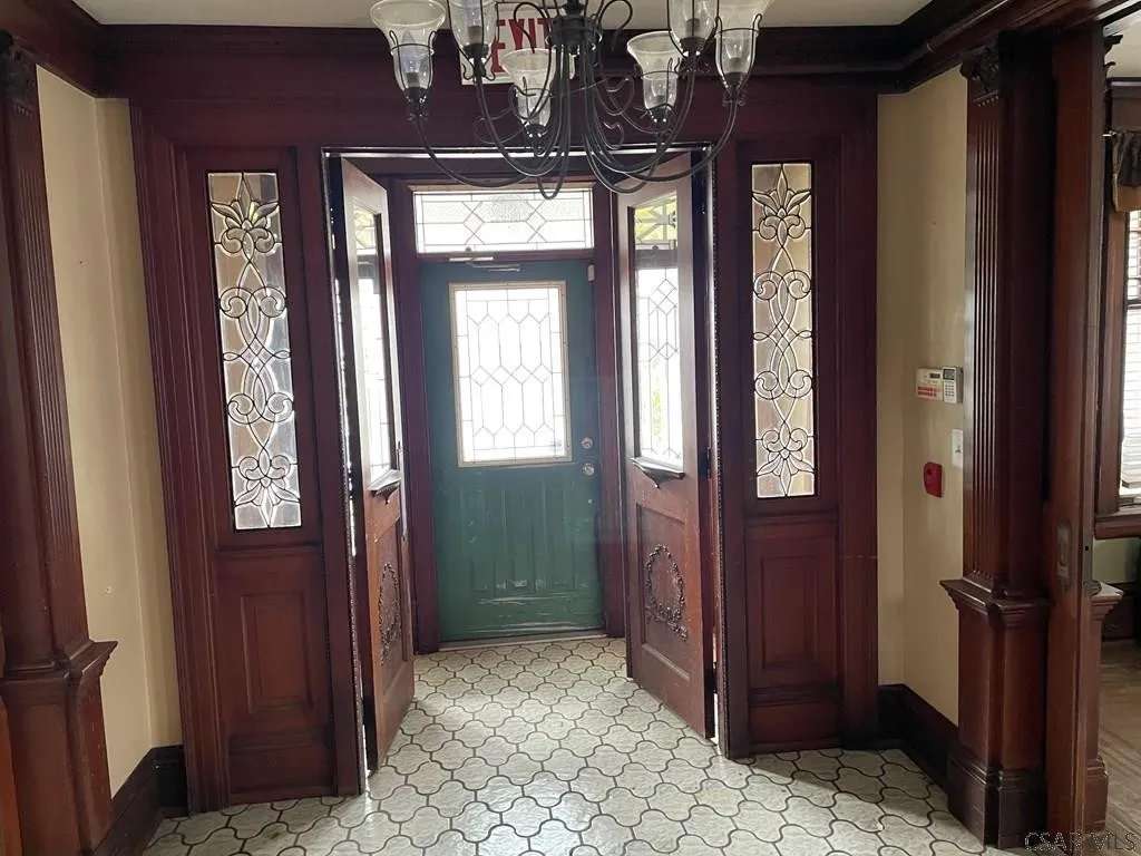 c. 1920 Colonial Revival in Windber, PA - Old House Dreams