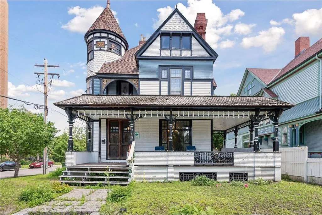 1887 Queen Anne in Minneapolis, MN - Old House Dreams