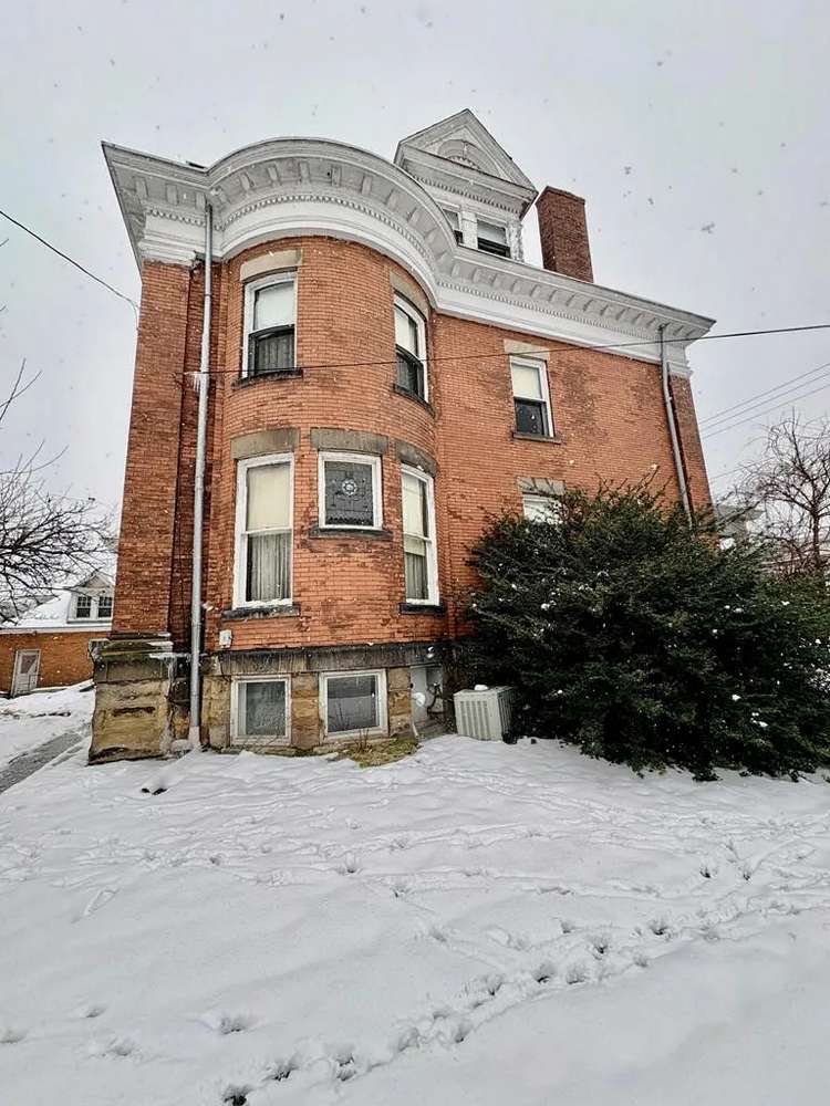 1902 Colonial Revival in Moundsville, WV - Old House Dreams