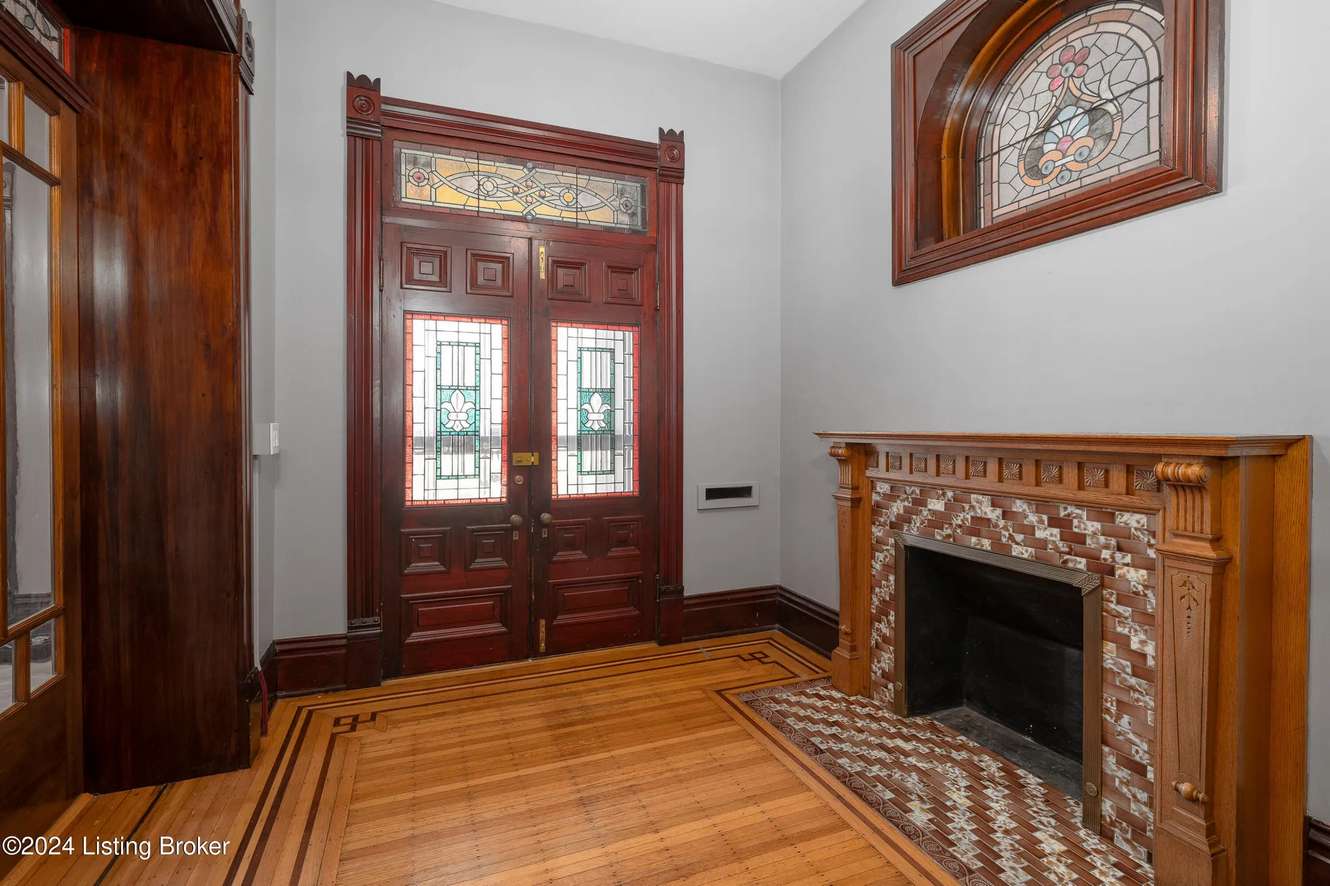 c. 1900 in Louisville, KY - Old House Dreams