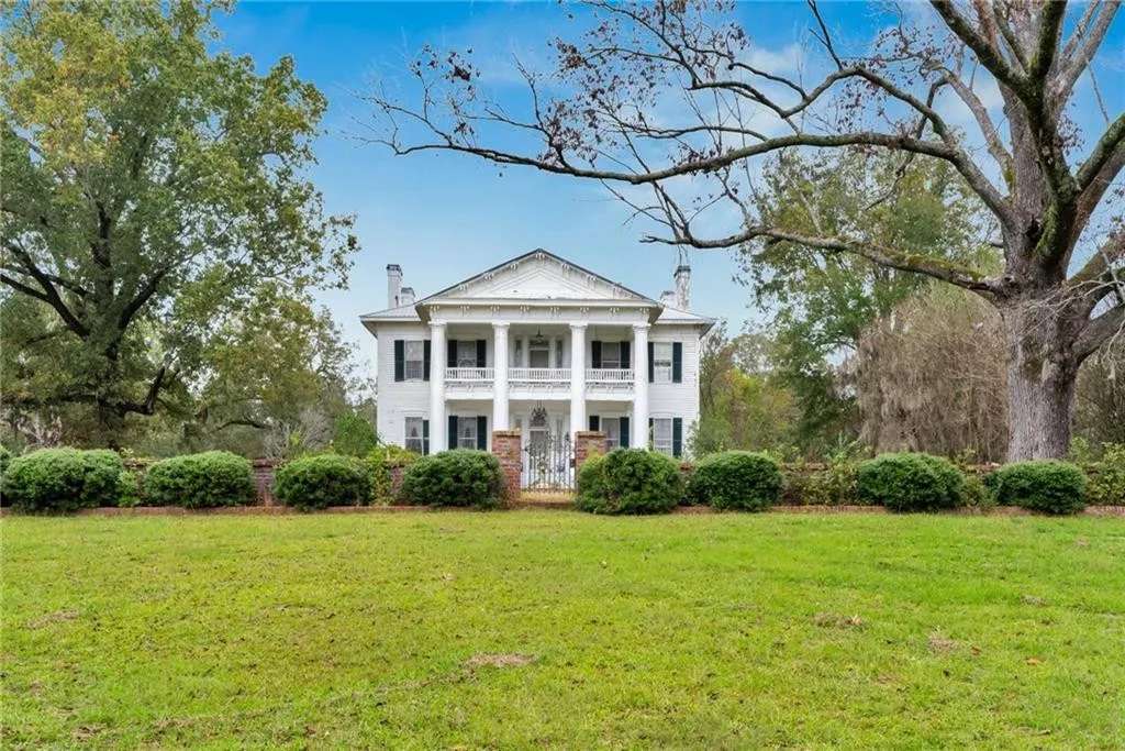 1857 Greek Revival in Lorman, MS - Old House Dreams