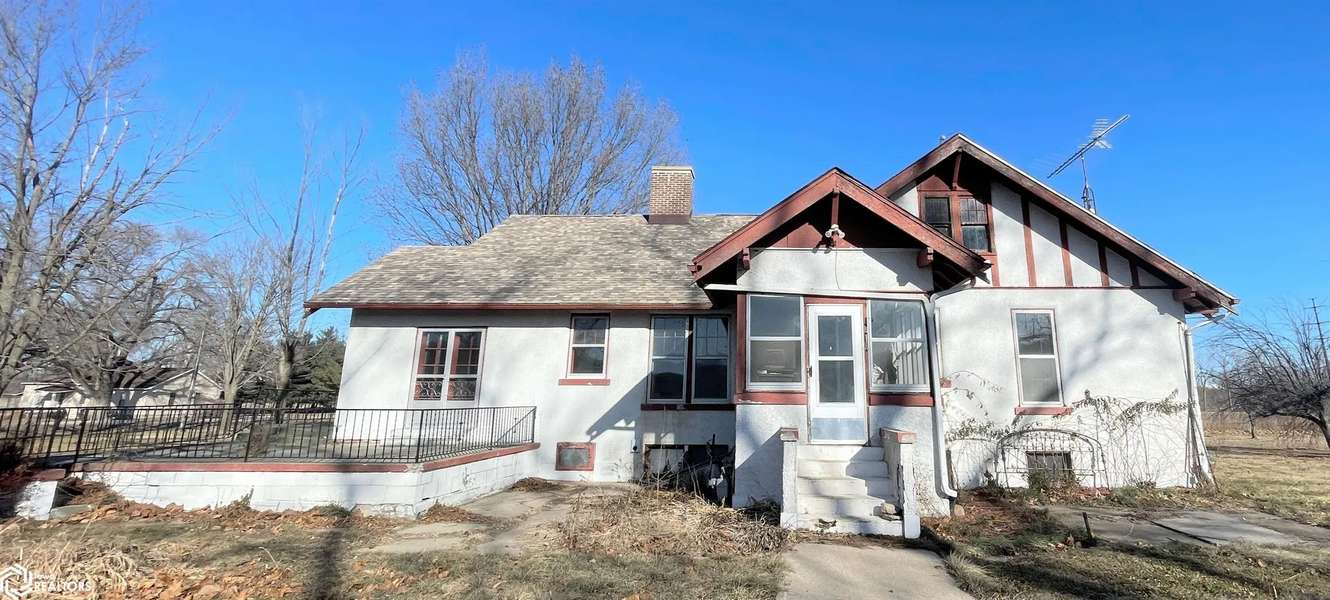 1923 in Niota, IL - Old House Dreams