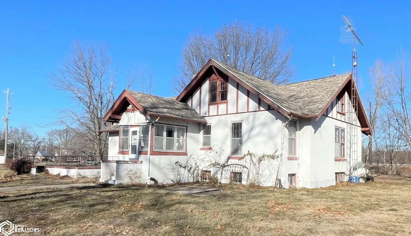 1923 in Niota, IL - Old House Dreams