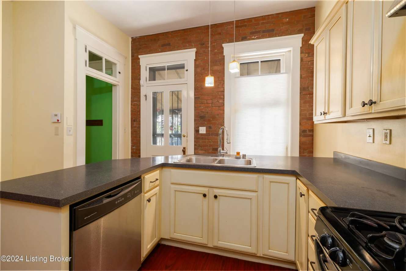 c. 1900 in Louisville, KY - Old House Dreams