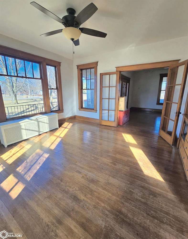 1923 in Niota, IL - Old House Dreams