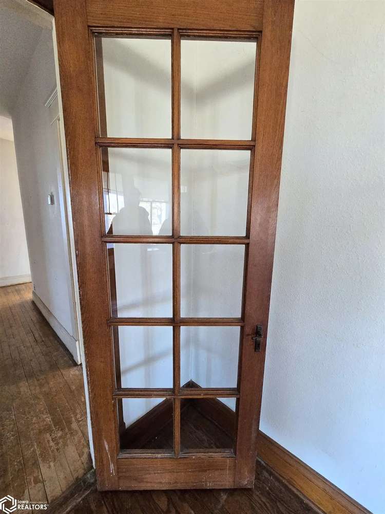 1923 in Niota, IL - Old House Dreams