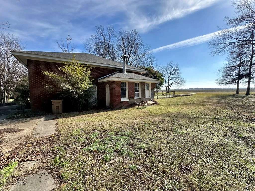 Gunnison, MS - Old House Dreams