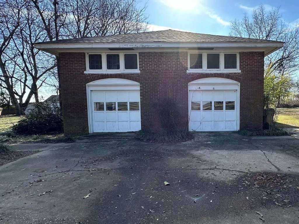 Gunnison, MS - Old House Dreams
