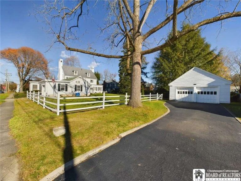 1922 Colonial Revival in Olean, NY - Old House Dreams