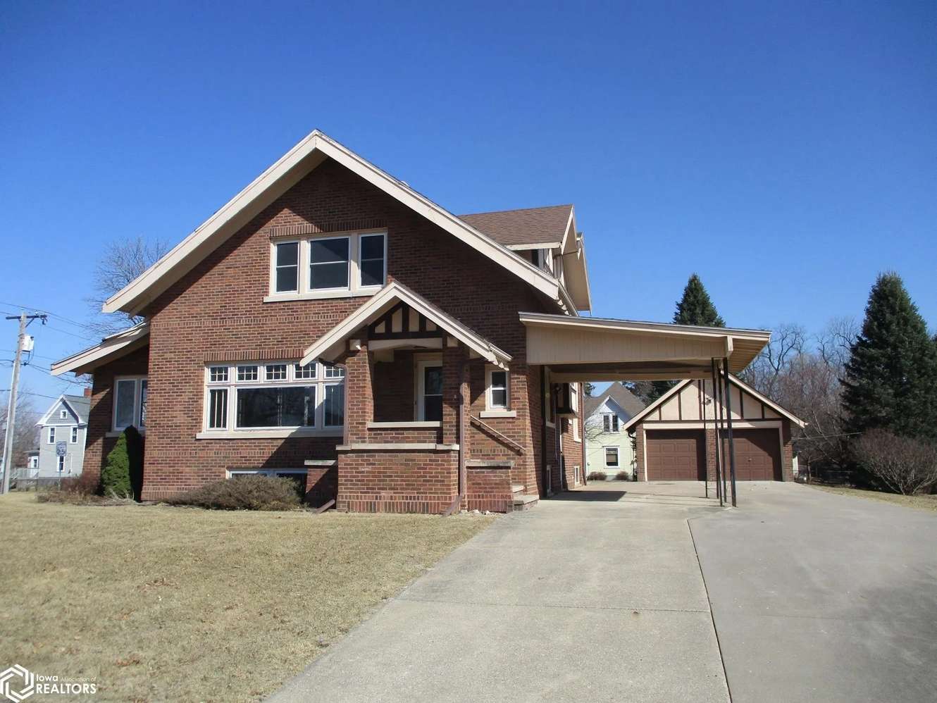 1917 in Dysart, IA - Old House Dreams