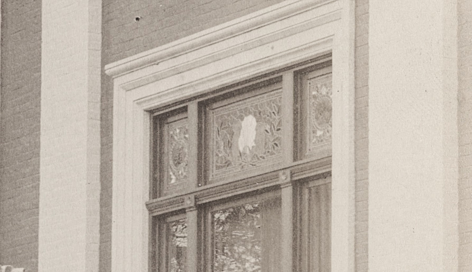Bell Mansion: Dining Room & Parlor - Old House Dreams