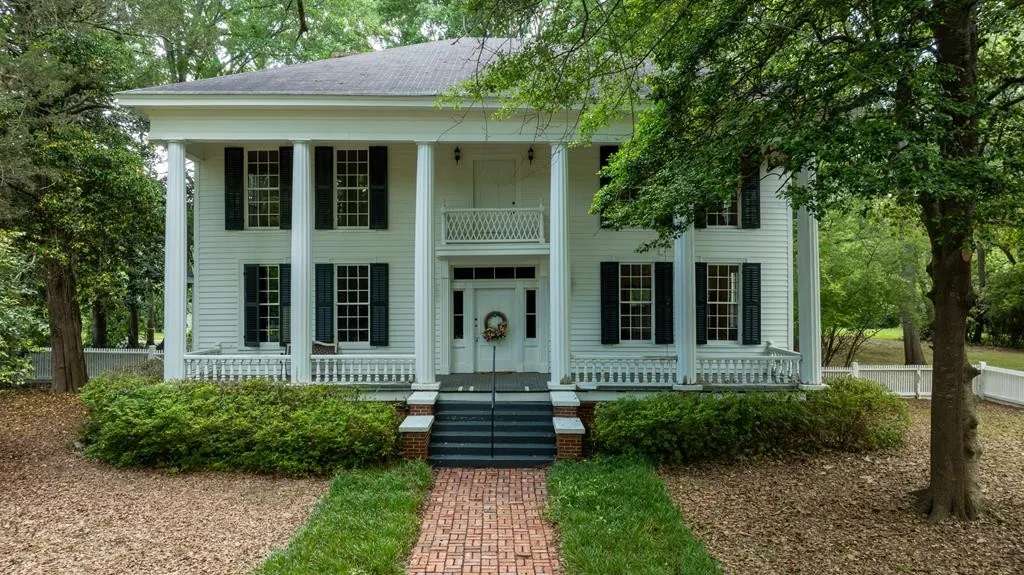 1836 Greek Revival in Talbotton, GA - Old House Dreams
