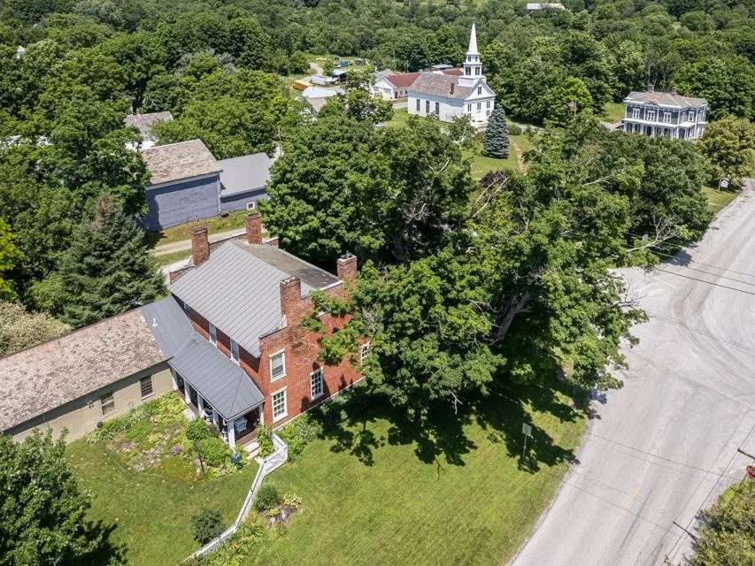 1814 Federal in Middletown Springs, VT - Old House Dreams