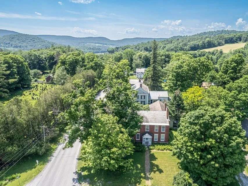 1814 Federal in Middletown Springs, VT - Old House Dreams