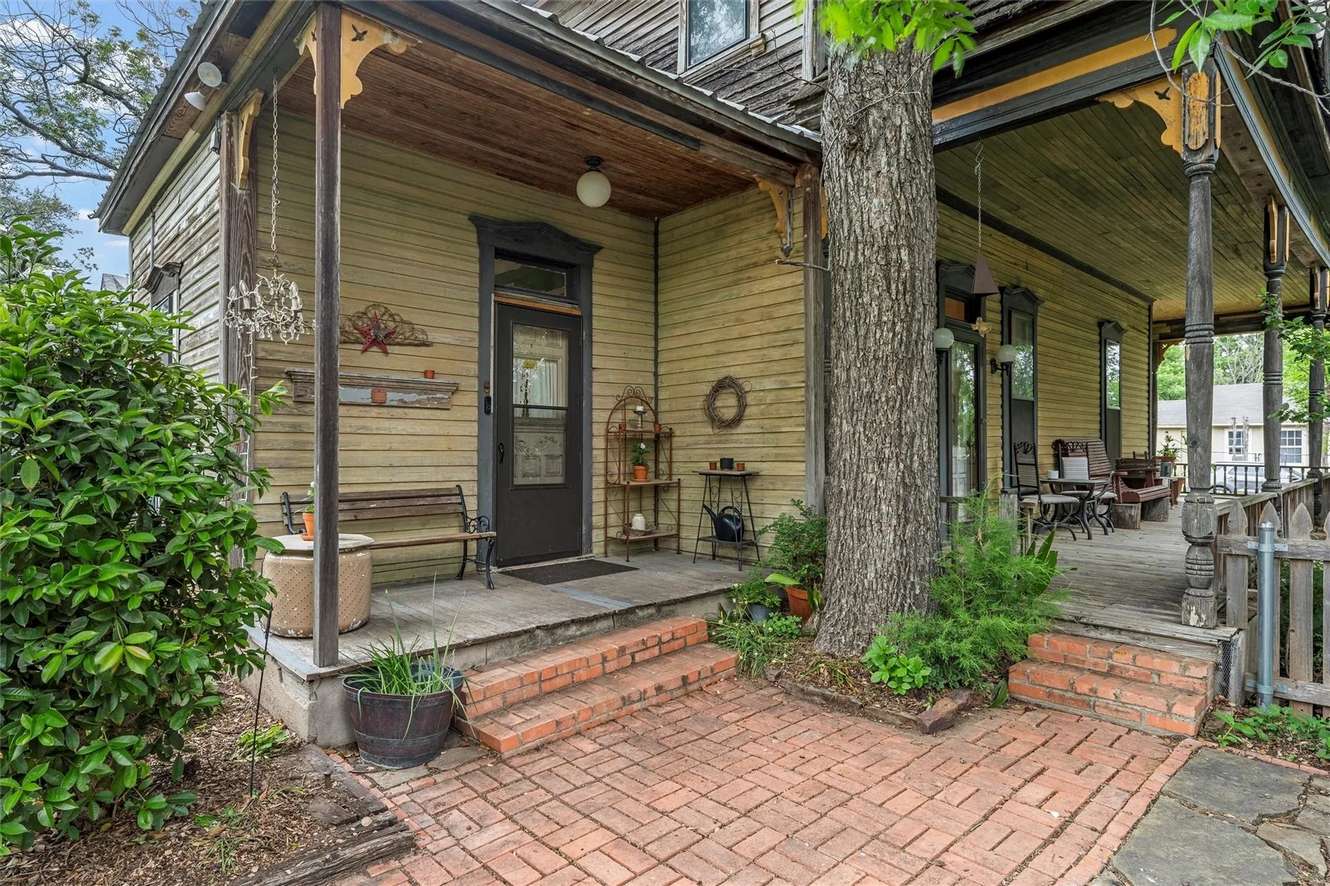 1893 in Waco, TX - Old House Dreams