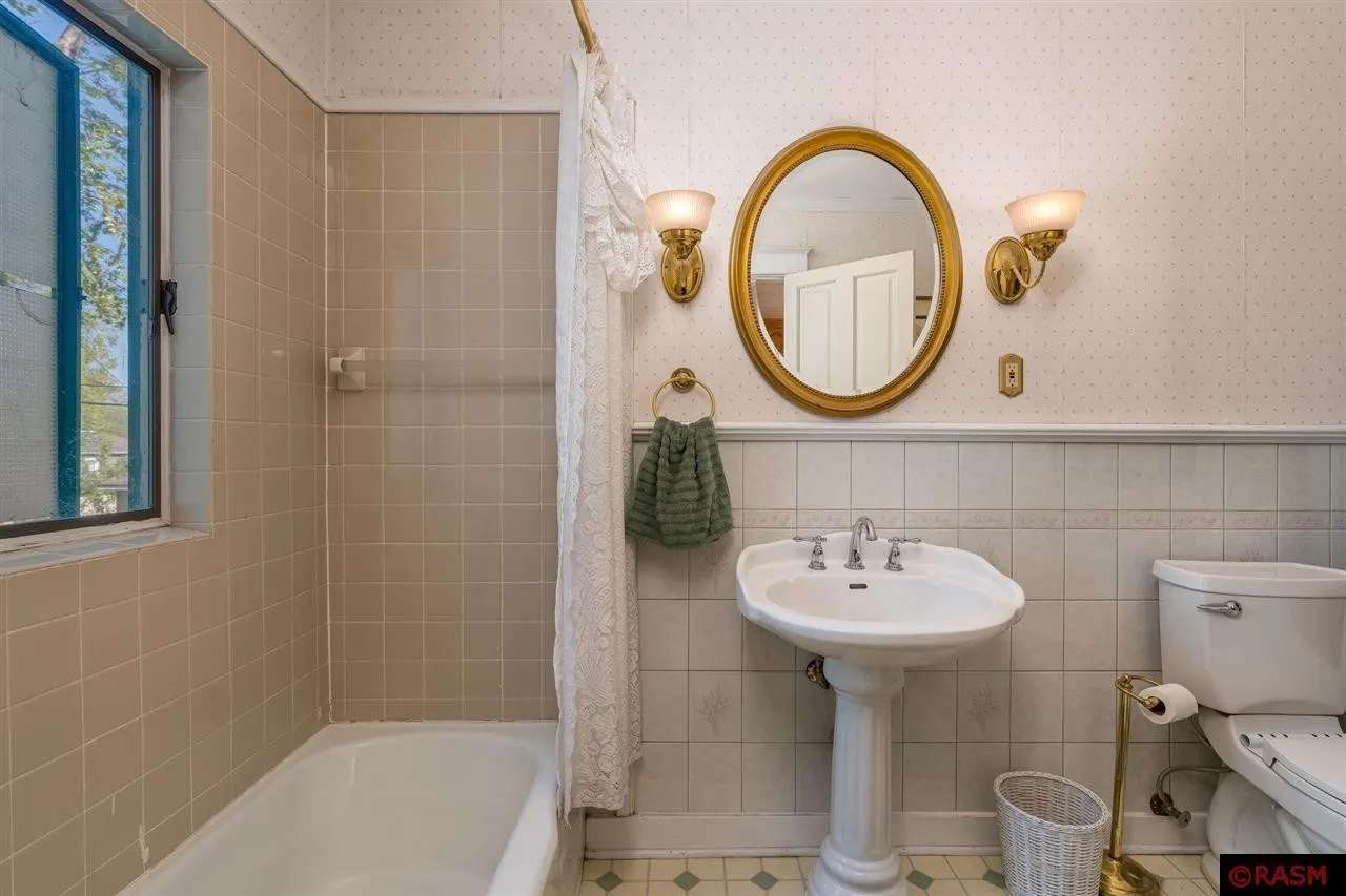 1881 in Mankato, MN - Old House Dreams