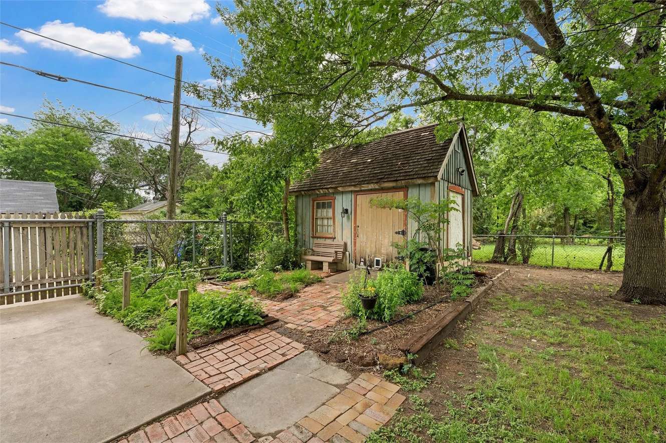 1893 in Waco, TX - Old House Dreams