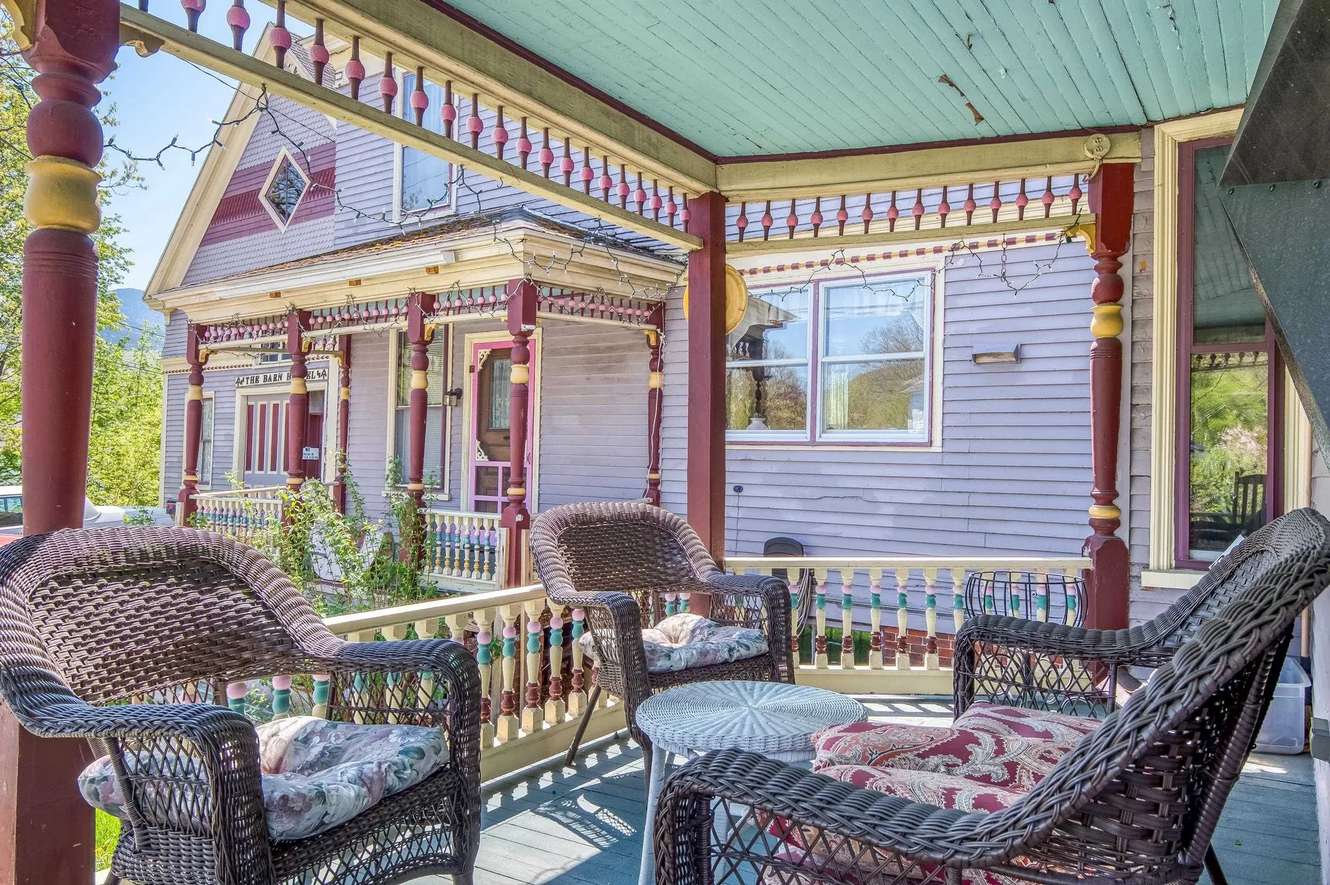 c. 1880 Queen Anne in Gorham, NH - Old House Dreams