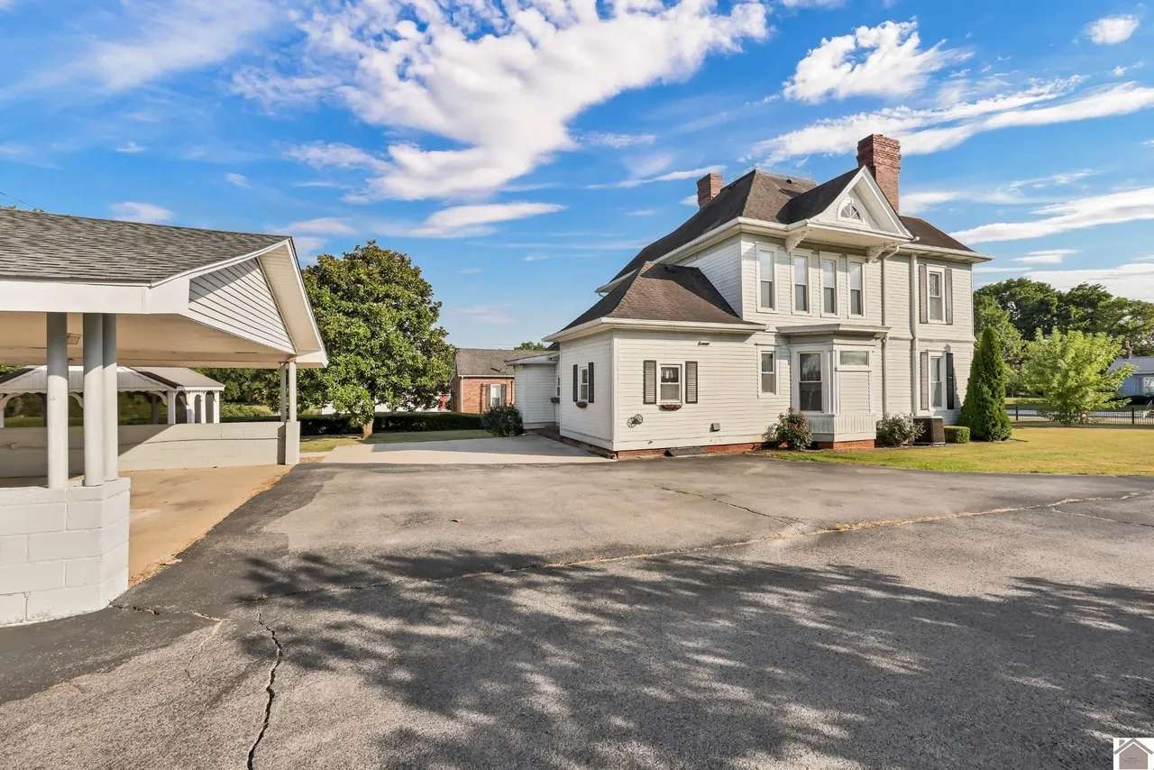 Trenton, KY - Old House Dreams