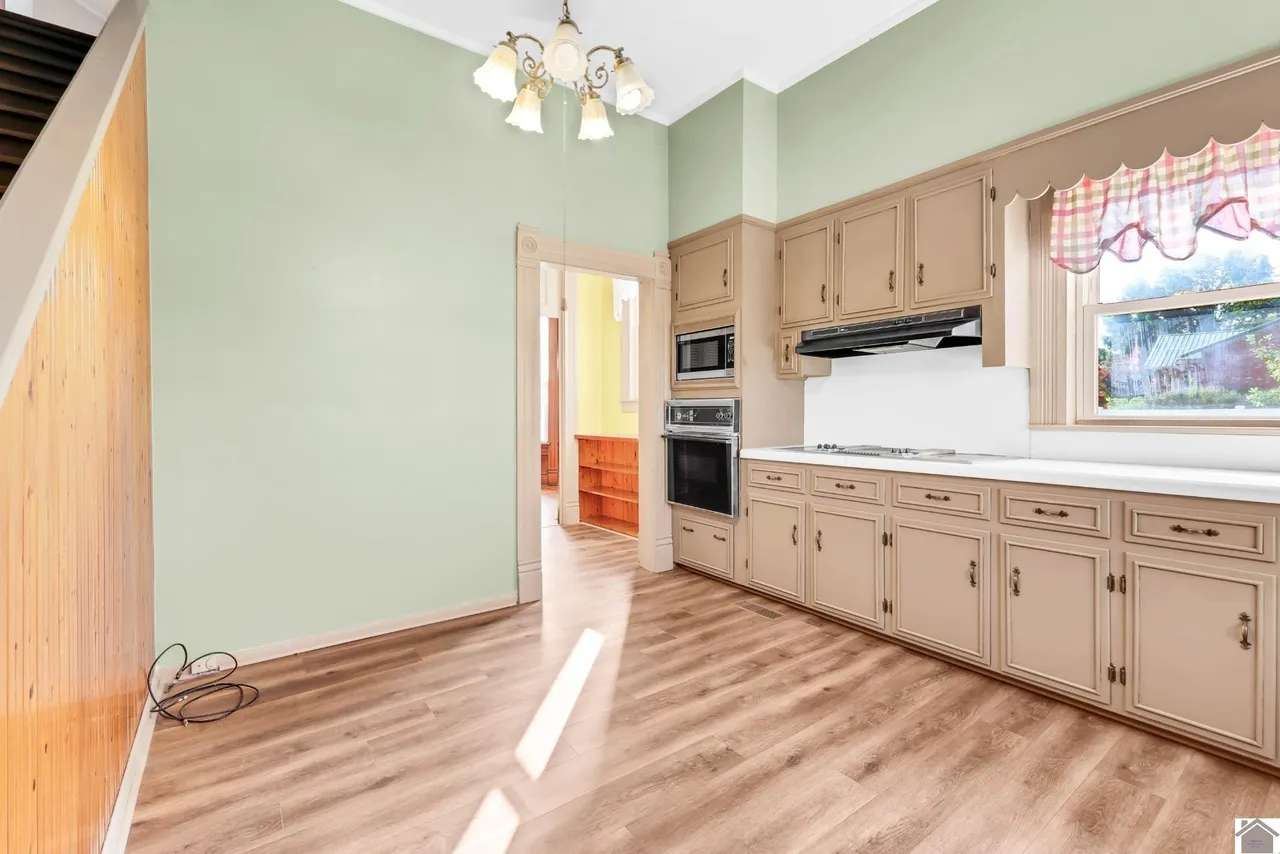 Trenton, KY - Old House Dreams