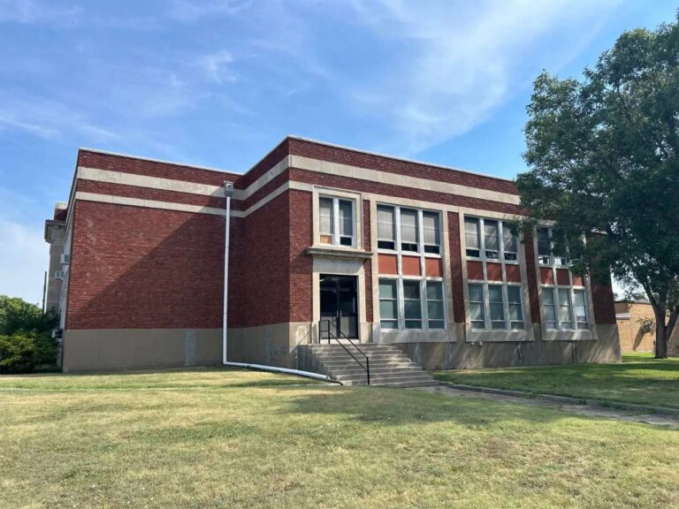 1921 School in Glasco, KS - Old House Dreams