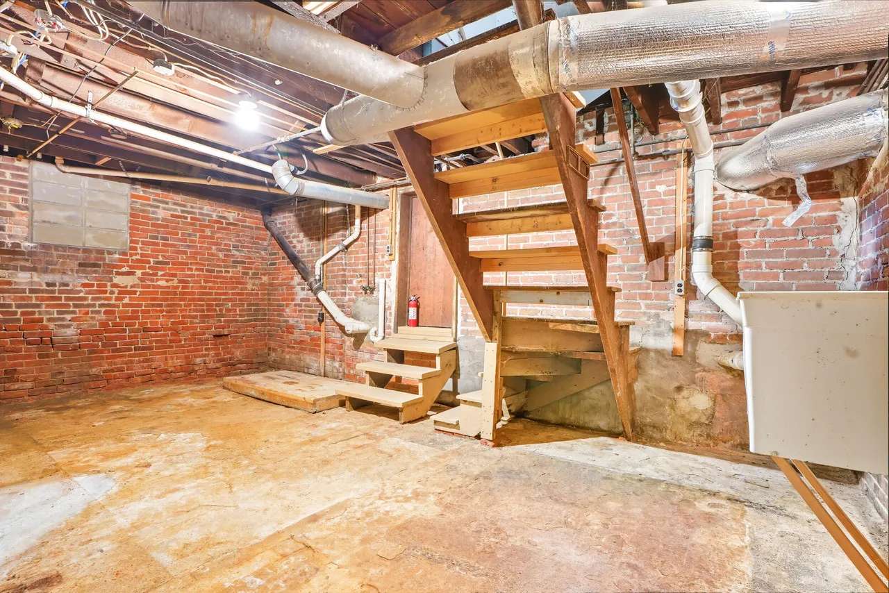 c. 1880 Italianate in Muscatine, IA - Old House Dreams