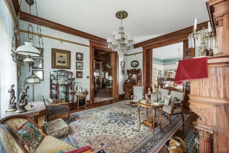 1898 Queen Anne in Lynchburg, VA - Old House Dreams