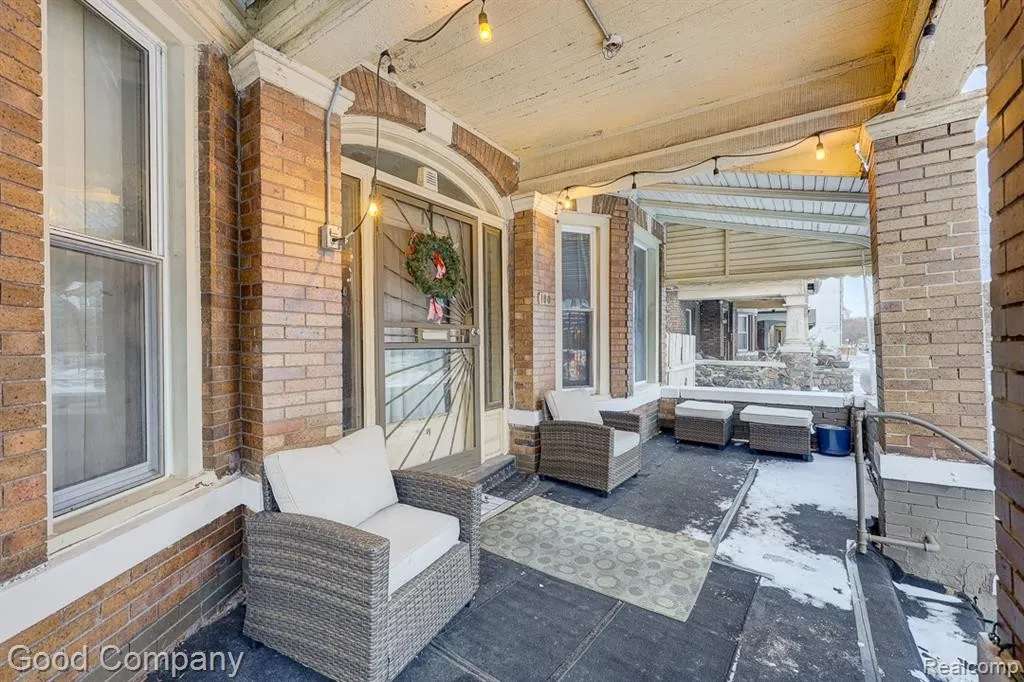 1909 Colonial Revival in Detroit, MI - Old House Dreams